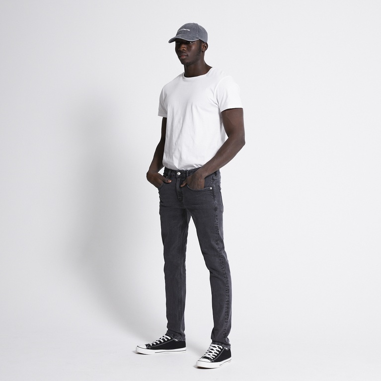 Farkut miehet – Slim, suorat, kapenevat | Lager 157